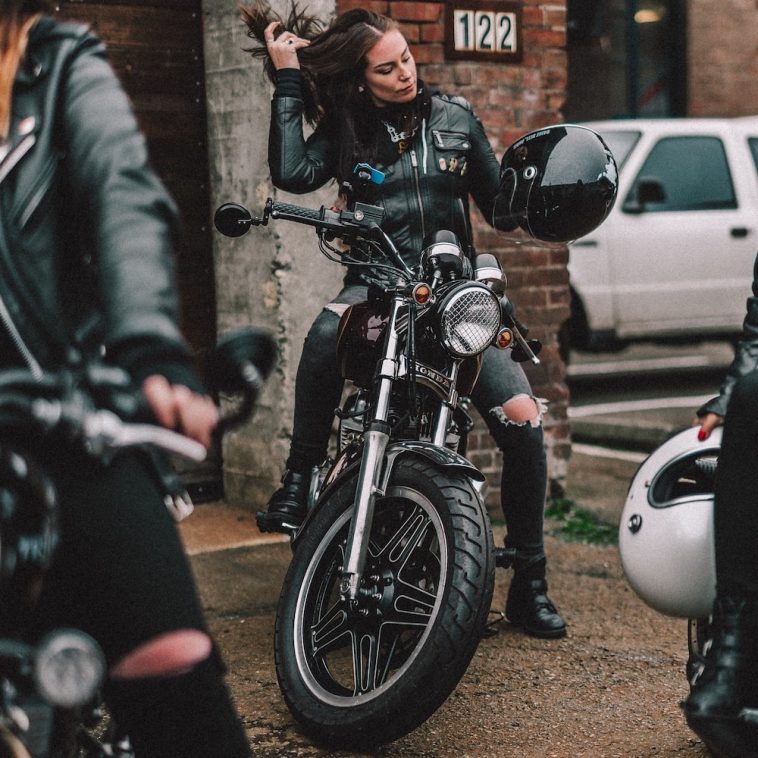 Mime Artist Costume - Last Minute Fancy Dress Ideas for Couples