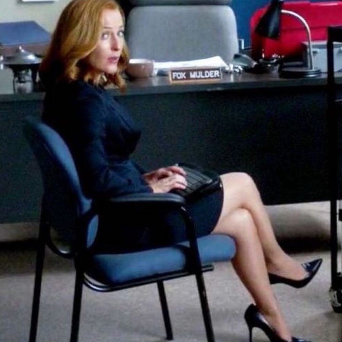 How to Do Dana Scully's Hair and Makeup